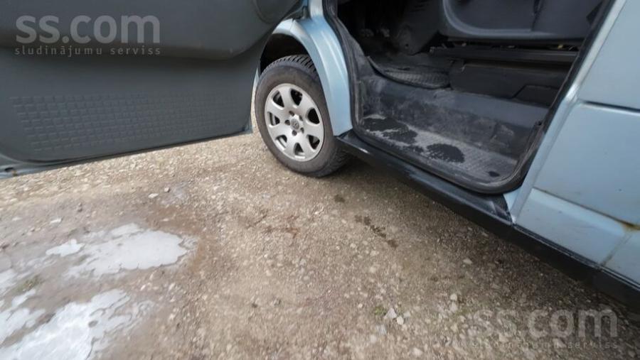 Zils Volkswagen Transporter 2000 Valmiera, ar dzinēja tilpumu 2.50 L un nobraukumu 402 tūkst. km par 4500 €, foto 14 vietnē AUTOMOTO.COM.LV