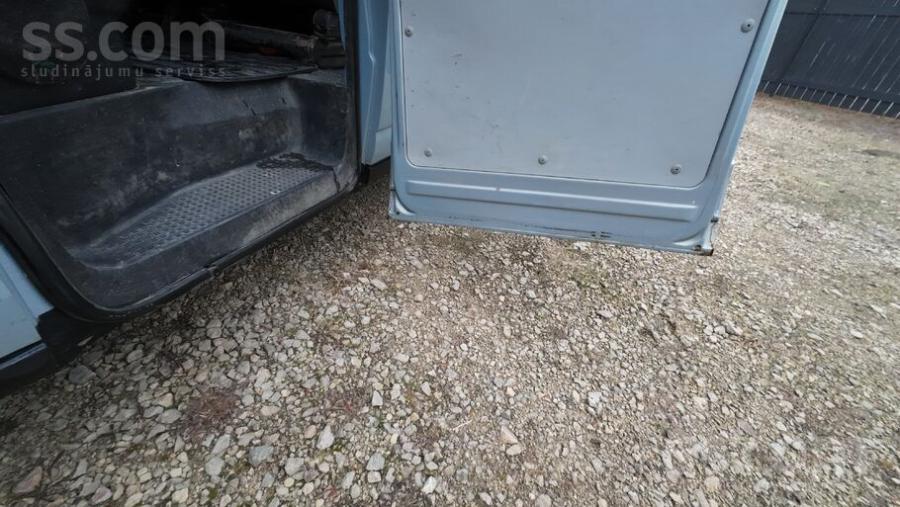 Zils Volkswagen Transporter 2000 Valmiera, ar dzinēja tilpumu 2.50 L un nobraukumu 402 tūkst. km par 4500 €, foto 18 vietnē AUTOMOTO.COM.LV