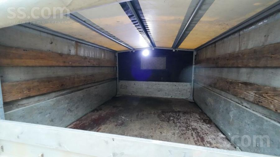 Zils Volkswagen Transporter 2000 Valmiera, ar dzinēja tilpumu 2.50 L un nobraukumu 402 tūkst. km par 4500 €, foto 19 vietnē AUTOMOTO.COM.LV