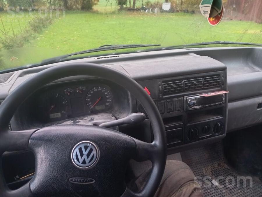 Zils Volkswagen Transporter 2000 Liepāja, ar dzinēja tilpumu 2.50 L un nobraukumu 400 tūkst. km par 2300 €, foto 4 vietnē AUTOMOTO.COM.LV