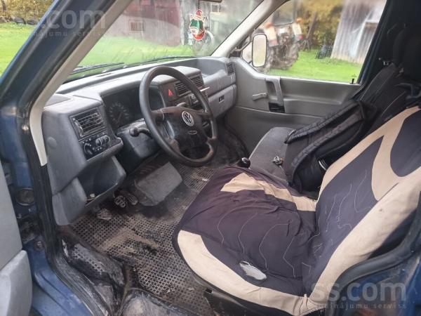 Zils Volkswagen Transporter 2000 Liepāja, ar dzinēja tilpumu 2.50 L un nobraukumu 400 tūkst. km par 2300 €, foto 5 vietnē AUTOMOTO.COM.LV