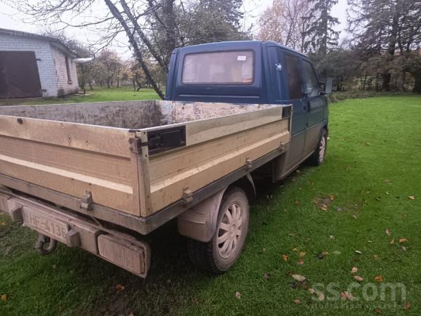 Zils Volkswagen Transporter 2000 Liepāja, ar dzinēja tilpumu 2.50 L un nobraukumu 400 tūkst. km par 2300 €, foto 8 vietnē AUTOMOTO.COM.LV