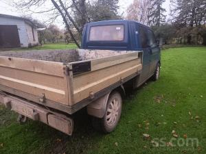 Zils Volkswagen Transporter 2000 Liepāja, ar dzinēja tilpumu 2.50 L un nobraukumu 400 tūkst. km par 2300 €, foto 8 vietnē AUTOMOTO.COM.LV