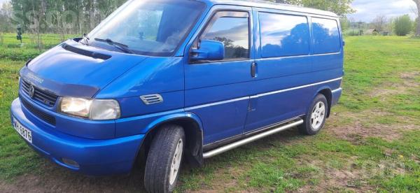 Zils Volkswagen Transporter 2001 Valka, ar dzinēja tilpumu 2.50 L un nobraukumu 409 tūkst. km par 2600 €, foto 1 vietnē AUTOMOTO.COM.LV