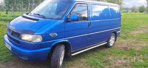 Zils Volkswagen Transporter 2001 Valka, ar dzinēja tilpumu 2.50 L un nobraukumu 409 tūkst. km par 2600 €, foto  vietnē AUTOMOTO.COM.LV