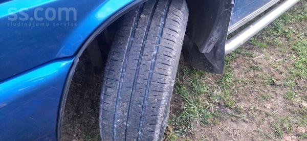 Zils Volkswagen Transporter 2001 Valka, ar dzinēja tilpumu 2.50 L un nobraukumu 409 tūkst. km par 2600 €, foto 2 vietnē AUTOMOTO.COM.LV