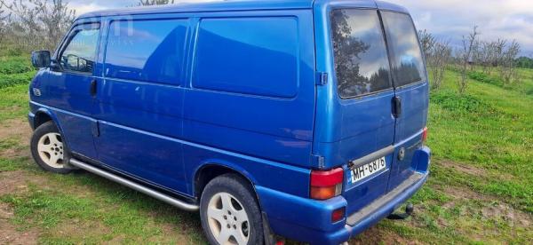 Zils Volkswagen Transporter 2001 Valka, ar dzinēja tilpumu 2.50 L un nobraukumu 409 tūkst. km par 2600 €, foto 4 vietnē AUTOMOTO.COM.LV