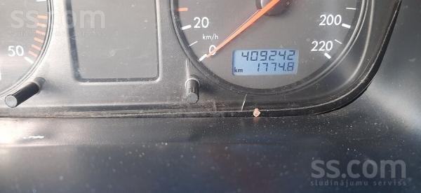 Zils Volkswagen Transporter 2001 Valka, ar dzinēja tilpumu 2.50 L un nobraukumu 409 tūkst. km par 2600 €, foto 8 vietnē AUTOMOTO.COM.LV