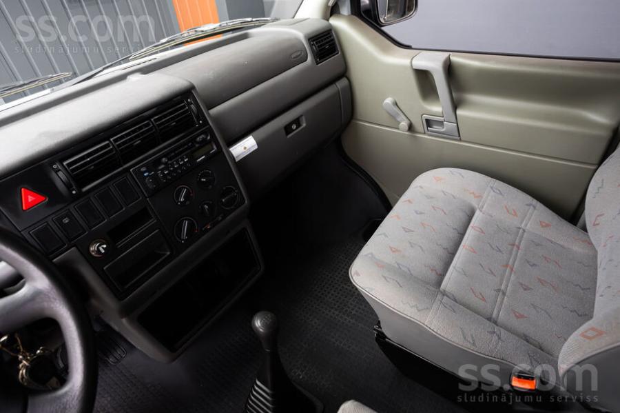 Zils Volkswagen Transporter 2002 Jelgava, ar dzinēja tilpumu 2.50 L un nobraukumu 0 tūkst. km par 7999 €, foto 12 vietnē AUTOMOTO.COM.LV