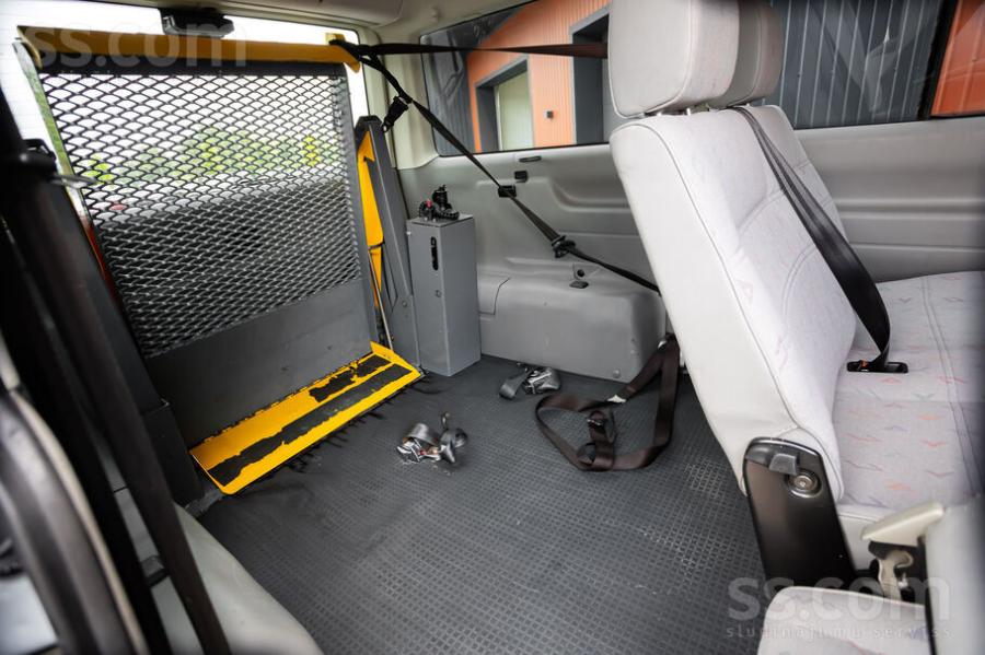 Zils Volkswagen Transporter 2002 Jelgava, ar dzinēja tilpumu 2.50 L un nobraukumu 0 tūkst. km par 7999 €, foto 24 vietnē AUTOMOTO.COM.LV
