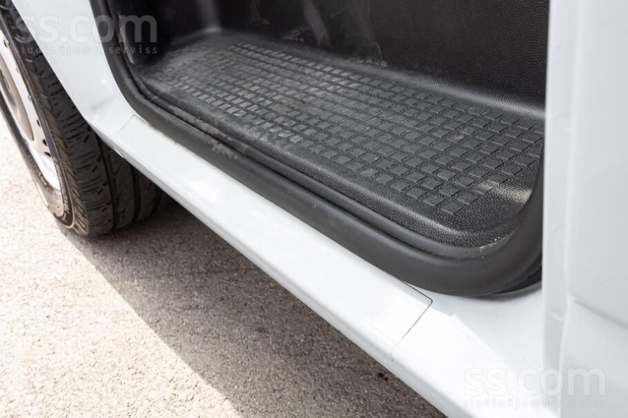 Zils Volkswagen Transporter 2002 Jelgava, ar dzinēja tilpumu 2.50 L un nobraukumu 0 tūkst. km par 7999 €, foto 27 vietnē AUTOMOTO.COM.LV