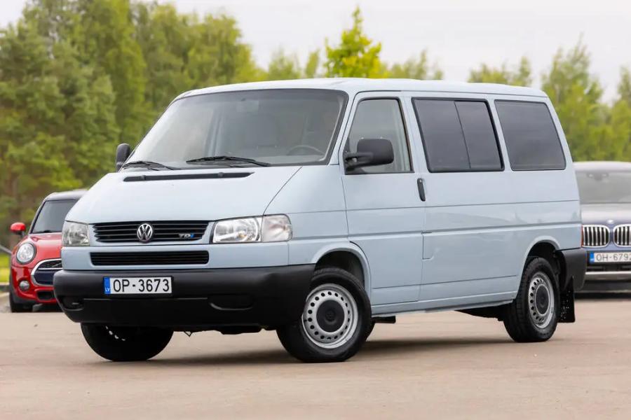 Zils Volkswagen Transporter 2002 Jelgava, ar dzinēja tilpumu 2.50 L un nobraukumu 79 tūkst. km par 7999 €, foto 1 vietnē AUTOMOTO.COM.LV