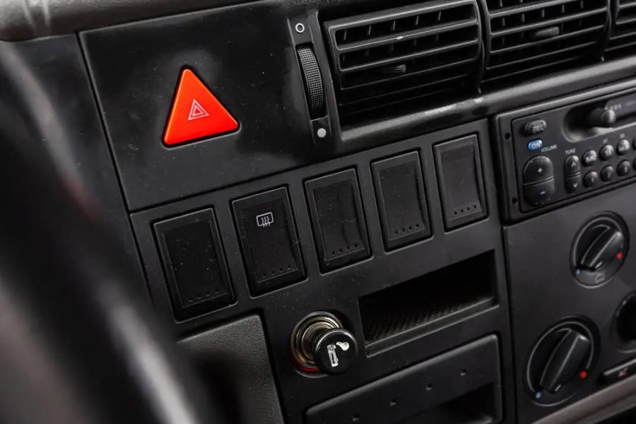 Zils Volkswagen Transporter 2002 Jelgava, ar dzinēja tilpumu 2.50 L un nobraukumu 79 tūkst. km par 7999 €, foto 17 vietnē AUTOMOTO.COM.LV
