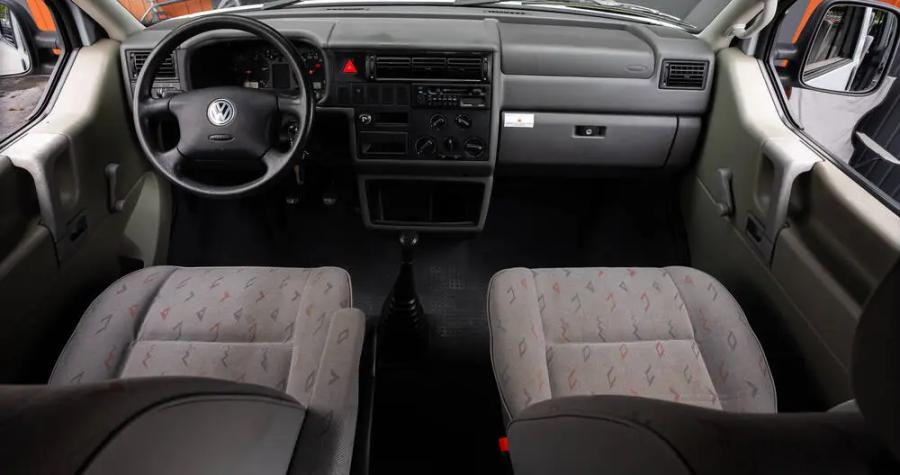 Zils Volkswagen Transporter 2002 Jelgava, ar dzinēja tilpumu 2.50 L un nobraukumu 79 tūkst. km par 7999 €, foto 19 vietnē AUTOMOTO.COM.LV