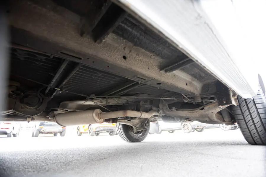 Zils Volkswagen Transporter 2002 Jelgava, ar dzinēja tilpumu 2.50 L un nobraukumu 79 tūkst. km par 7999 €, foto 28 vietnē AUTOMOTO.COM.LV
