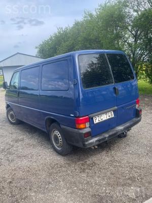 Blue Volkswagen Transporter 2003 in Tukums, with an engine capacity of 2.50 L and mileage of 0 thousand km for 2850 €, photo 4 on AUTOMOTO.COM.LV