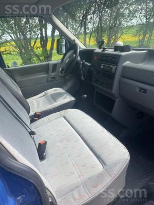 Blue Volkswagen Transporter 2003 in Tukums, with an engine capacity of 2.50 L and mileage of 0 thousand km for 2850 €, photo 8 on AUTOMOTO.COM.LV