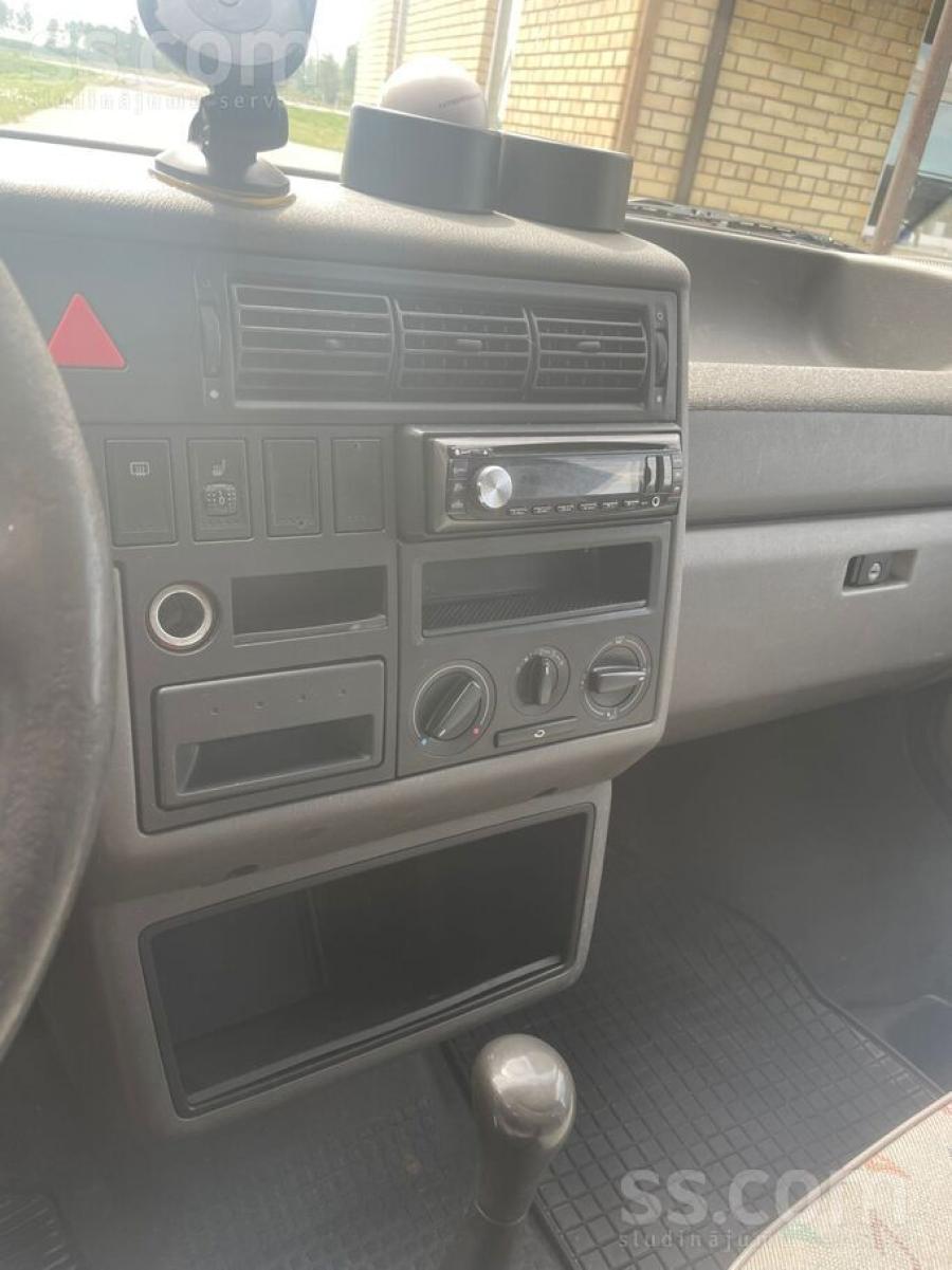 Blue Volkswagen Transporter 2003 in Tukums, with an engine capacity of 2.50 L and mileage of 0 thousand km for 2850 €, photo 9 on AUTOMOTO.COM.LV