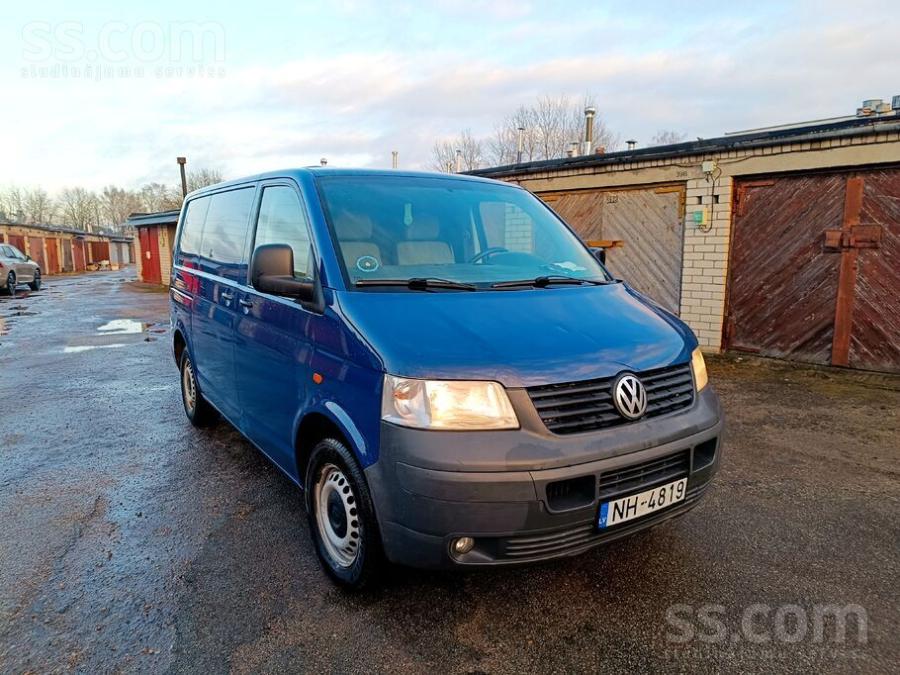 Zils Volkswagen Transporter 2004 Rīga, ar dzinēja tilpumu 2.50 L un nobraukumu 287 tūkst. km par 3100 €, foto 1 vietnē AUTOMOTO.COM.LV