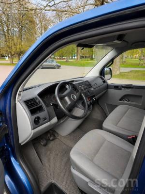 Blue Volkswagen Transporter 2004 in Ventspils, with an engine capacity of 2.50 L and mileage of 518 thousand km for 1800 €, photo 3 on AUTOMOTO.COM.LV