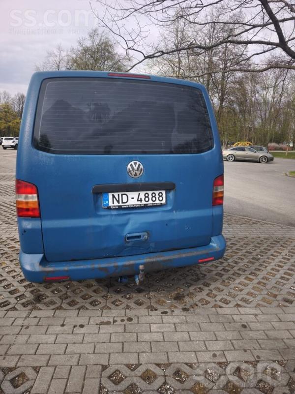 Blue Volkswagen Transporter 2004 in Ventspils, with an engine capacity of 2.50 L and mileage of 518 thousand km for 1800 €, photo 5 on AUTOMOTO.COM.LV