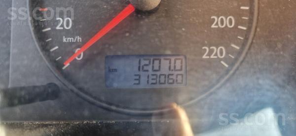 Blue Volkswagen Transporter 2005 in Valmiera, with an engine capacity of 1.90 L and mileage of 313 thousand km for 3500 €, photo 5 on AUTOMOTO.COM.LV