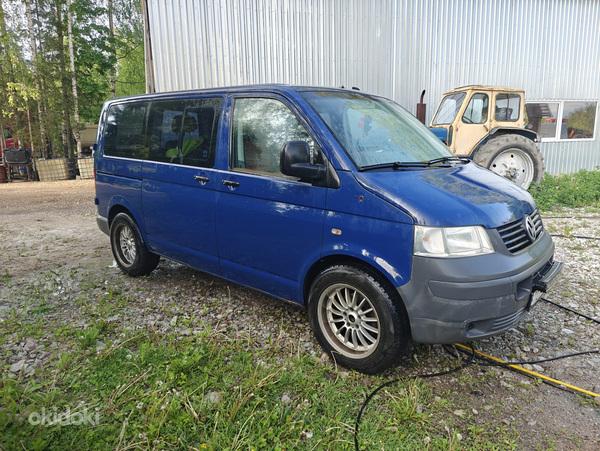 Blue Volkswagen Transporter 2005 in Jogeva, with an engine capacity of 2.50 L and mileage of 429 thousand km for 6800 €, photo 5 on AUTOMOTO.COM.LV