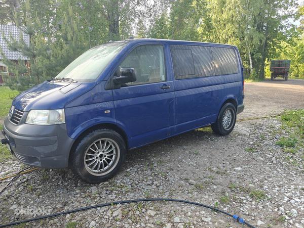 Blue Volkswagen Transporter 2005 in Jogeva, with an engine capacity of 2.50 L and mileage of 429 thousand km for 6800 €, photo 7 on AUTOMOTO.COM.LV