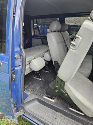 Blue Volkswagen Transporter 2005 in Lazdijai, with an engine capacity of 2.50 L and mileage of 342 thousand km for 2900 €, photo 6 on AUTOMOTO.COM.LV