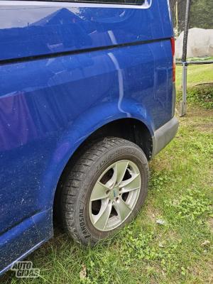 Blue Volkswagen Transporter 2005 in Lazdijai, with an engine capacity of 2.50 L and mileage of 342 thousand km for 2900 €, photo 12 on AUTOMOTO.COM.LV