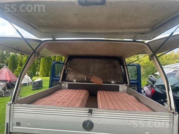 Blue Volkswagen Transporter 2005 in Bauska, with an engine capacity of 2.50 L and mileage of 360 thousand km for 4900 €, photo 9 on AUTOMOTO.COM.LV