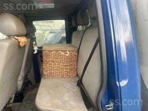 Blue Volkswagen Transporter 2005 in Bauska, with an engine capacity of 2.50 L and mileage of 360 thousand km for 4900 €, photo 7 on AUTOMOTO.COM.LV
