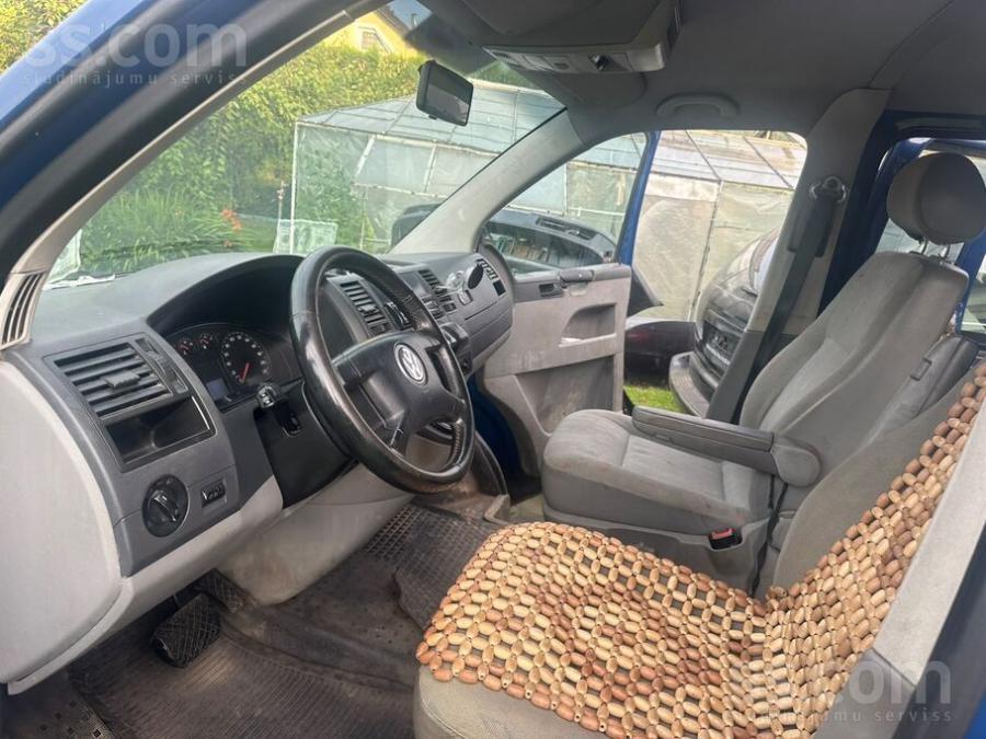 Blue Volkswagen Transporter 2005 in Bauska, with an engine capacity of 2.50 L and mileage of 360 thousand km for 4900 €, photo 8 on AUTOMOTO.COM.LV