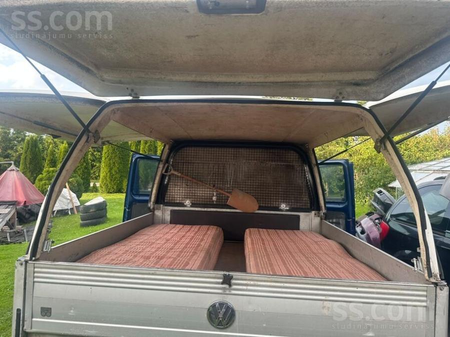 Blue Volkswagen Transporter 2005 in Bauska, with an engine capacity of 2.50 L and mileage of 360 thousand km for 4900 €, photo 10 on AUTOMOTO.COM.LV