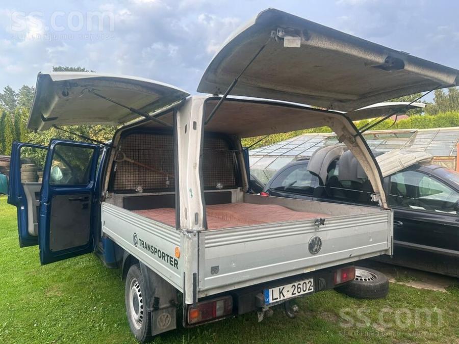 Blue Volkswagen Transporter 2005 in Bauska, with an engine capacity of 2.50 L and mileage of 360 thousand km for 4900 €, photo 12 on AUTOMOTO.COM.LV