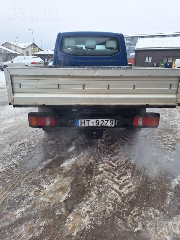 Zils Volkswagen Transporter 2006 Jelgava, ar dzinēja tilpumu 1.90 L un nobraukumu 0 tūkst. km par 4000 €, foto 5 vietnē AUTOMOTO.COM.LV