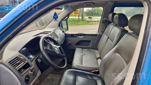 Blue Volkswagen Transporter 2006 in Jekabpils, with an engine capacity of 1.90 L and mileage of 636 thousand km for 3500 €, photo 5 on AUTOMOTO.COM.LV