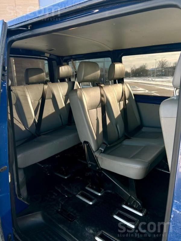 Zils Volkswagen Transporter 2008 Valmiera, ar dzinēja tilpumu 1.90 L un nobraukumu 408 tūkst. km par 3896 €, foto 4 vietnē AUTOMOTO.COM.LV