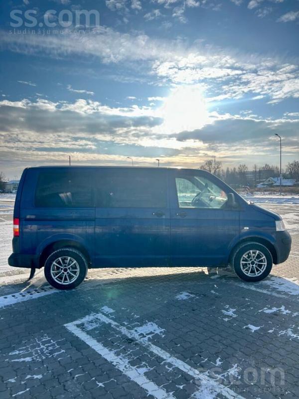 Zils Volkswagen Transporter 2008 Valmiera, ar dzinēja tilpumu 1.90 L un nobraukumu 408 tūkst. km par 3896 €, foto 5 vietnē AUTOMOTO.COM.LV