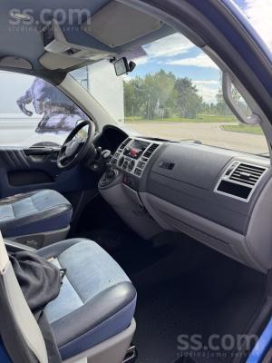 Zils Volkswagen Transporter 2008 Rīga, ar dzinēja tilpumu 2.50 L un nobraukumu 380 tūkst. km par 4950 €, foto 7 vietnē AUTOMOTO.COM.LV