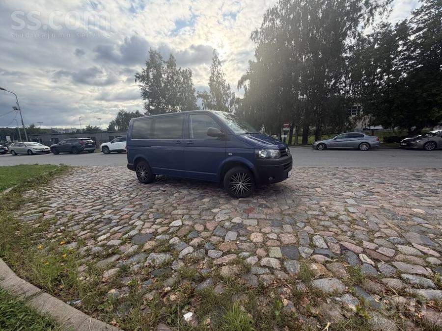 Blue Volkswagen Transporter 2010 in Riga, with an engine capacity of 2.00 L and mileage of 486 thousand km for 6290 €, photo 8 on AUTOMOTO.COM.LV
