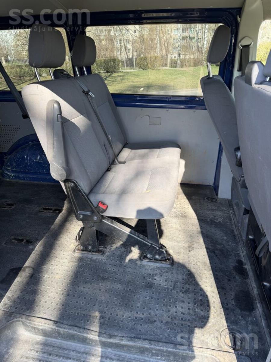Blue Volkswagen Transporter 2010 in Riga, with an engine capacity of 2.00 L and mileage of 486 thousand km for 6290 €, photo 16 on AUTOMOTO.COM.LV