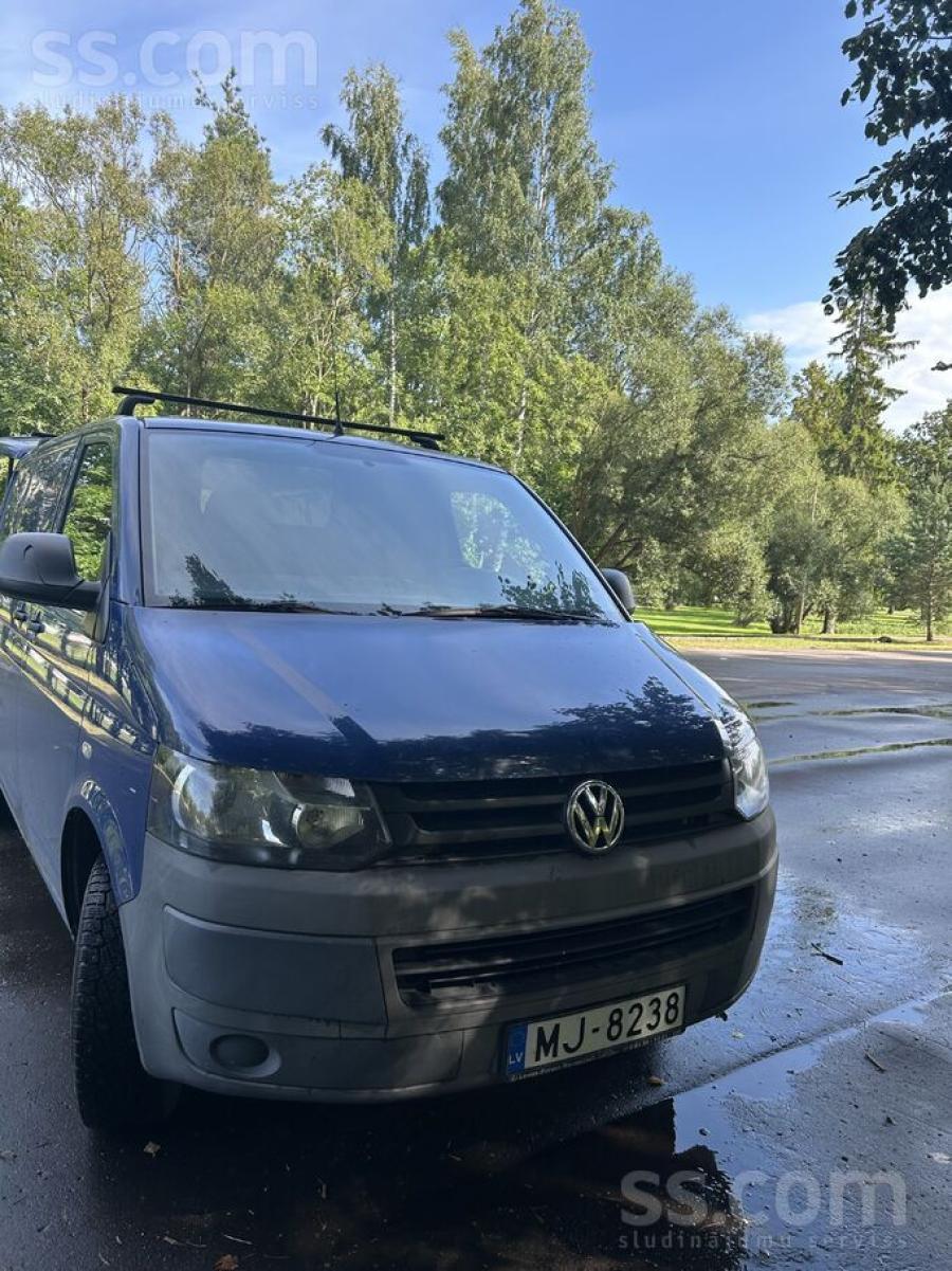 Blue Volkswagen Transporter 2010 in Jurmala, with an engine capacity of 1.90 L and mileage of 271 thousand km for 5100 €, photo 1 on AUTOMOTO.COM.LV