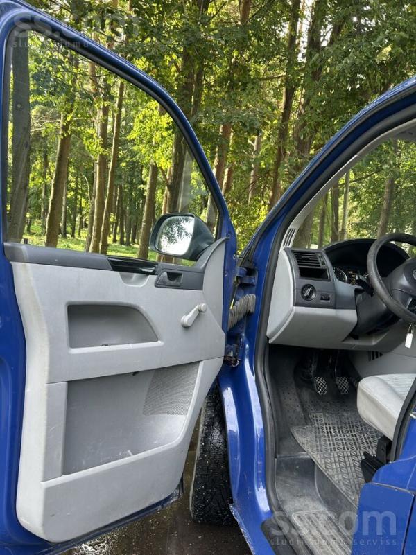 Blue Volkswagen Transporter 2010 in Jurmala, with an engine capacity of 1.90 L and mileage of 271 thousand km for 5100 €, photo 4 on AUTOMOTO.COM.LV