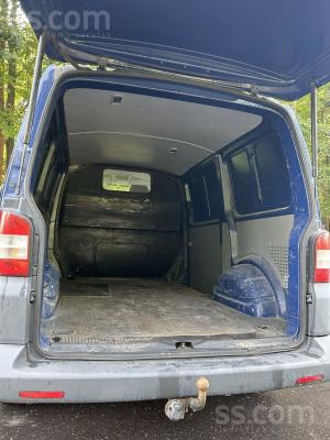 Blue Volkswagen Transporter 2010 in Jurmala, with an engine capacity of 1.90 L and mileage of 271 thousand km for 5100 €, photo 9 on AUTOMOTO.COM.LV