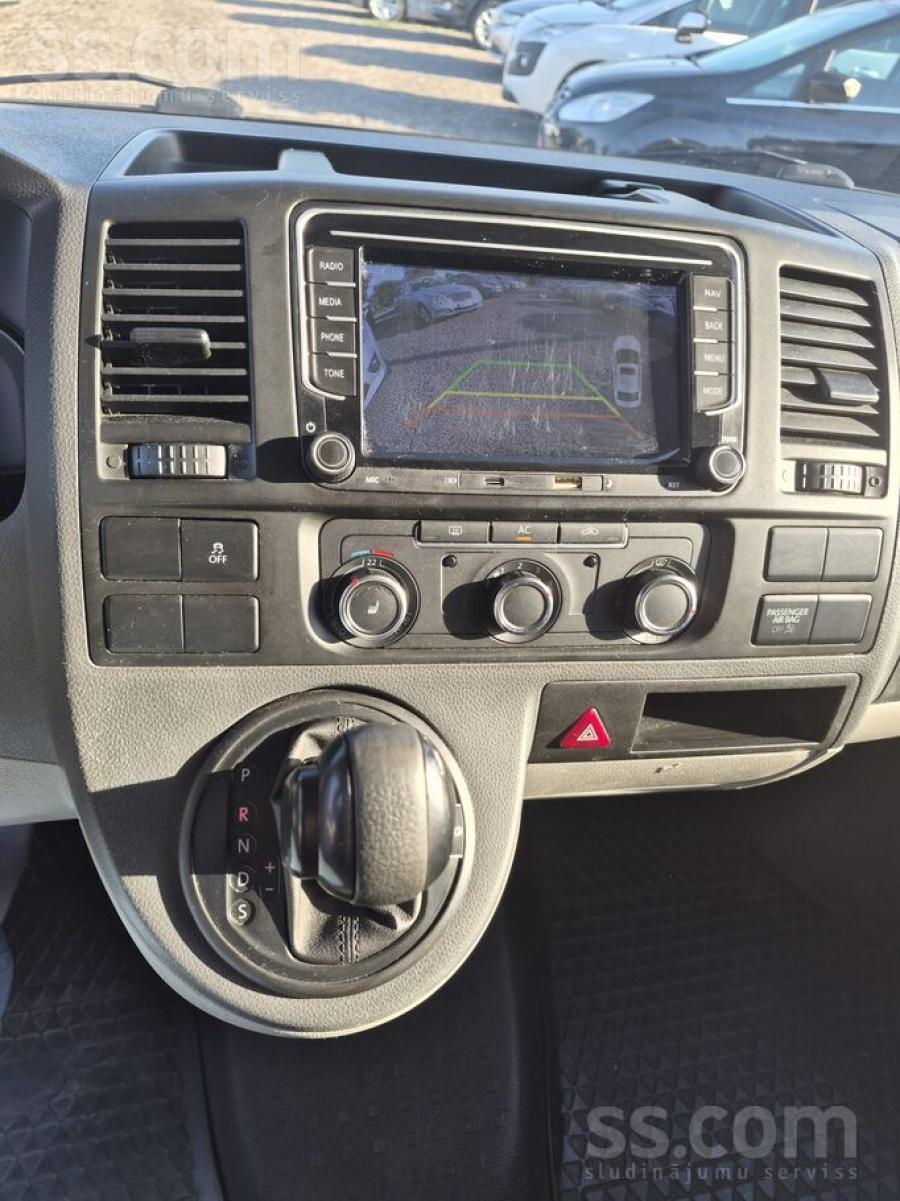Zils Volkswagen Transporter 2011 Daugavpils, ar dzinēja tilpumu 2.00 L un nobraukumu 0 tūkst. km par 7950 €, foto 10 vietnē AUTOMOTO.COM.LV