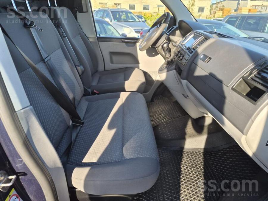 Zils Volkswagen Transporter 2011 Daugavpils, ar dzinēja tilpumu 2.00 L un nobraukumu 0 tūkst. km par 7950 €, foto 13 vietnē AUTOMOTO.COM.LV