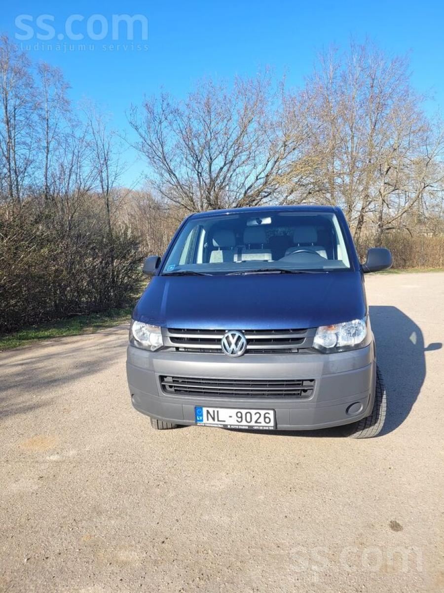 Zils Volkswagen Transporter 2013 Tukums, ar dzinēja tilpumu 2.00 L un nobraukumu 299 tūkst. km par 9200 €, foto 1 vietnē AUTOMOTO.COM.LV