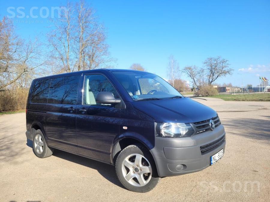 Zils Volkswagen Transporter 2013 Tukums, ar dzinēja tilpumu 2.00 L un nobraukumu 299 tūkst. km par 9200 €, foto 3 vietnē AUTOMOTO.COM.LV