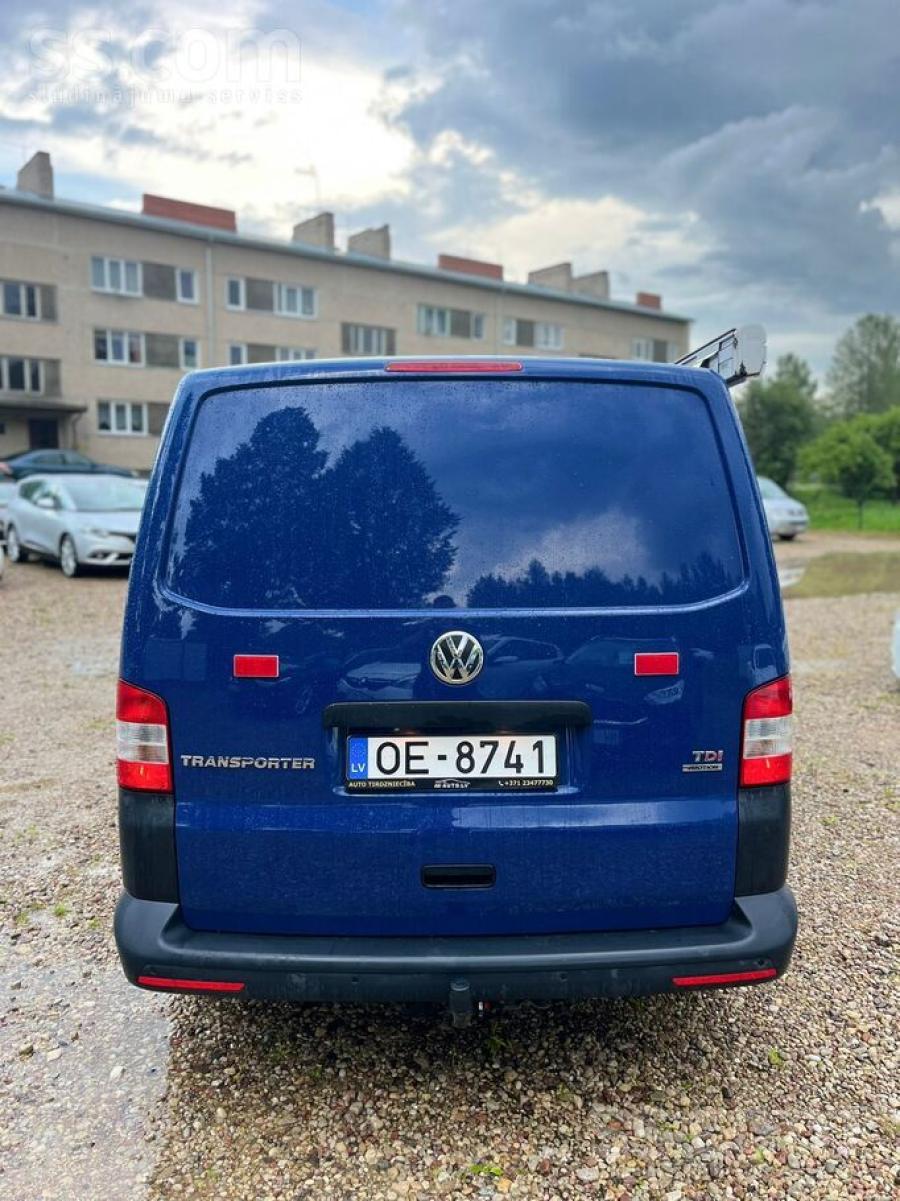 Zils Volkswagen Transporter 2014 Kuldīga, ar dzinēja tilpumu 2.00 L un nobraukumu 187 tūkst. km par 11990 €, foto 8 vietnē AUTOMOTO.COM.LV